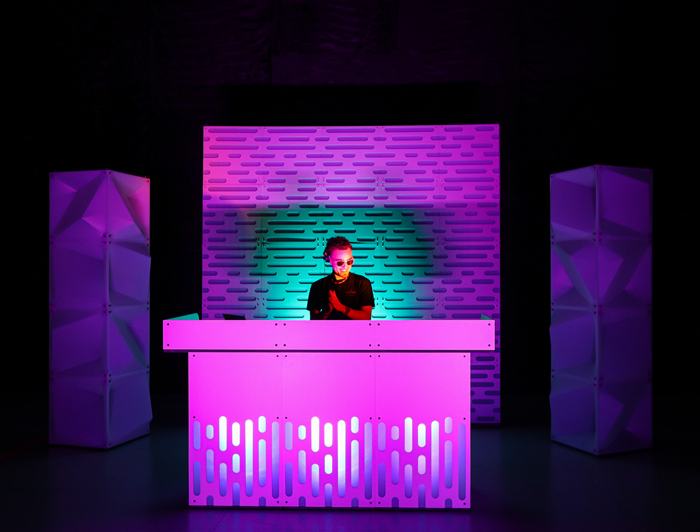DJ TABLE - Atomic Design